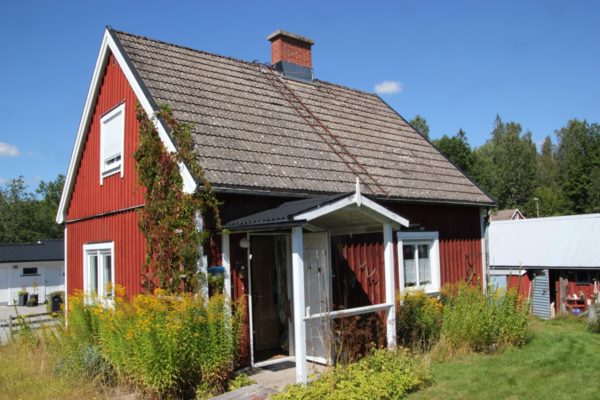 Kyrkhult. Backstigen 6 Villa/Radhus - Riksmäklaren