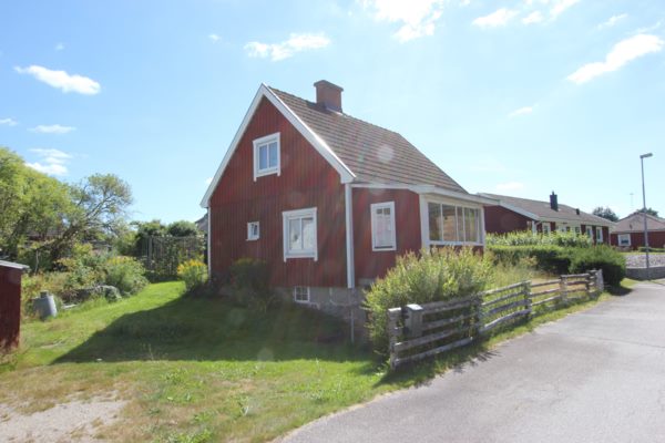 Kyrkhult. Backstigen 6 Villa/Radhus - Riksmäklaren